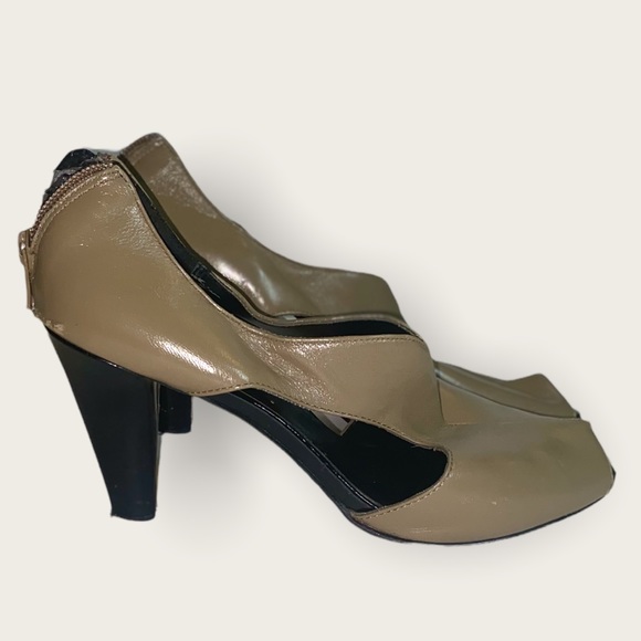 linea roma | Shoes | Must Bundle Vintage Linea Roma Tan Brown Taupe Cut ...